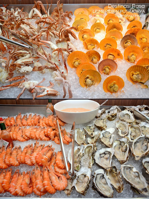 CHASING FOOD DREAMS: Buka Puasa Buffet @ Latest Recipe, Le Meridien ...