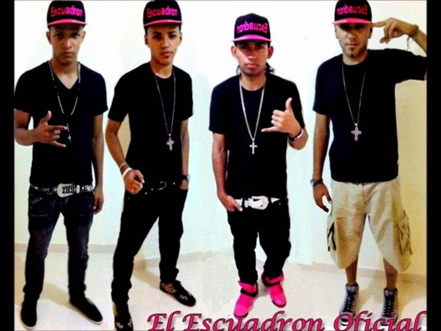 El Escuadron - Ella Va Caminando (Ponmelo) / Ayuda Musical