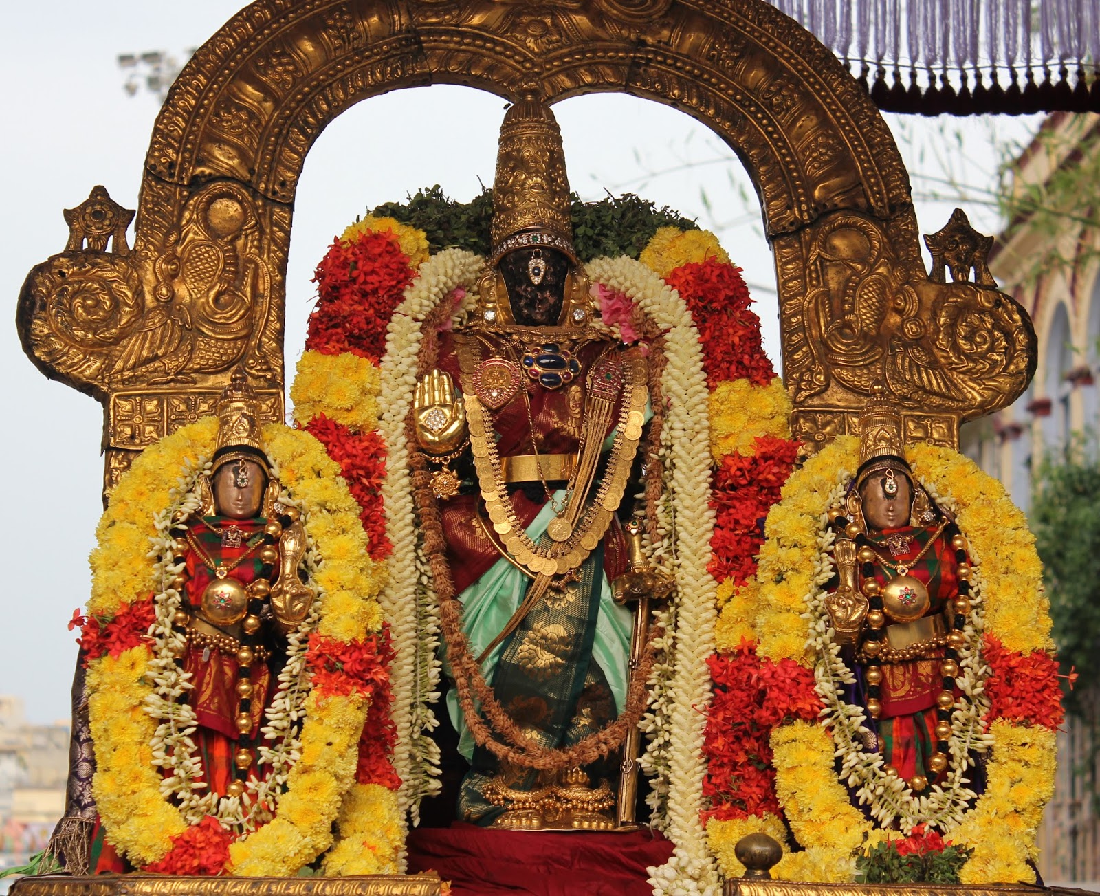 Krishna Vaibhavam: Thiruvallikeni Sri Parthasarathy Temple Perumal HQ ...
