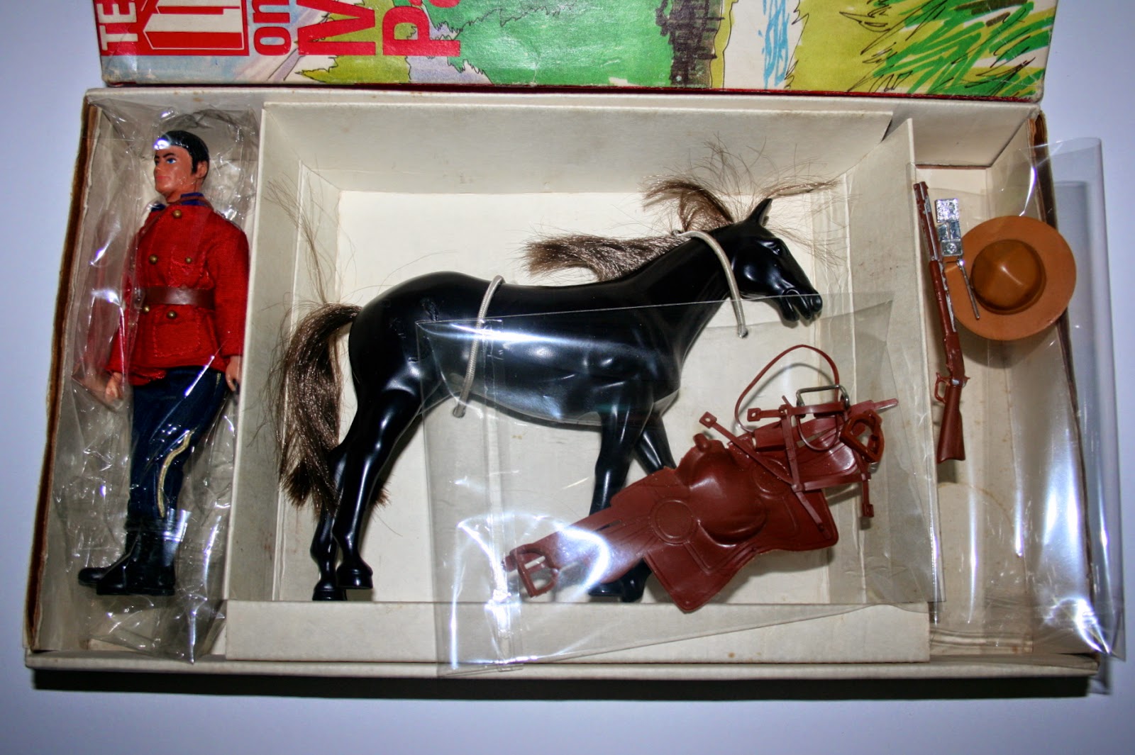 EL DRAGON DORADO: LITTLE BIG MAN BIGMAN ON MOUNTIE PATROL BRADGATE ...