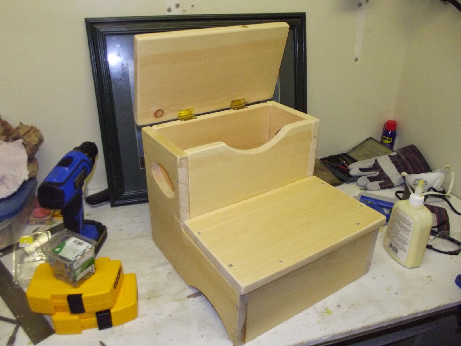 Woodworks: Stepstool with Storage!