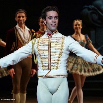 NYSocBoy's Beefcake and Bonding: Ballet Beefcake and Bulges