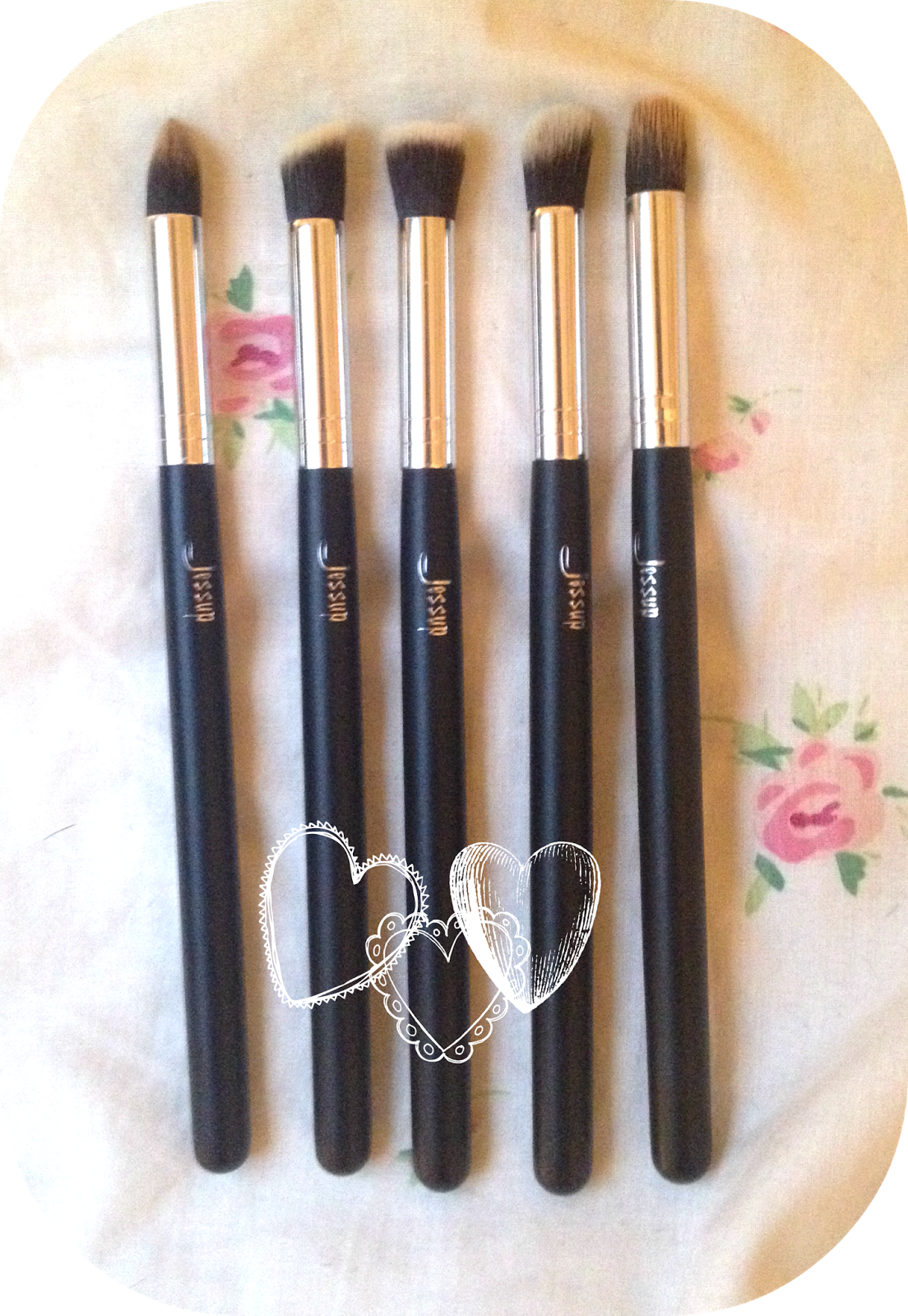 Matilda White: Makeup brushes galore