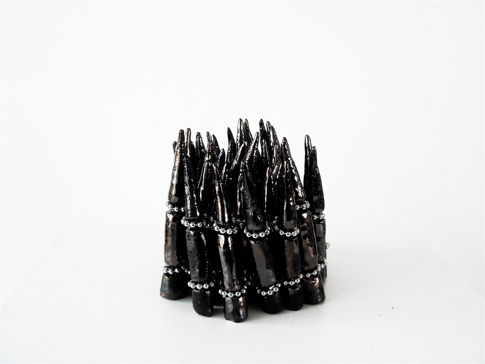 WOUTER HARVEY: HrVi Harvey Bouterse Ceramic Bullets
