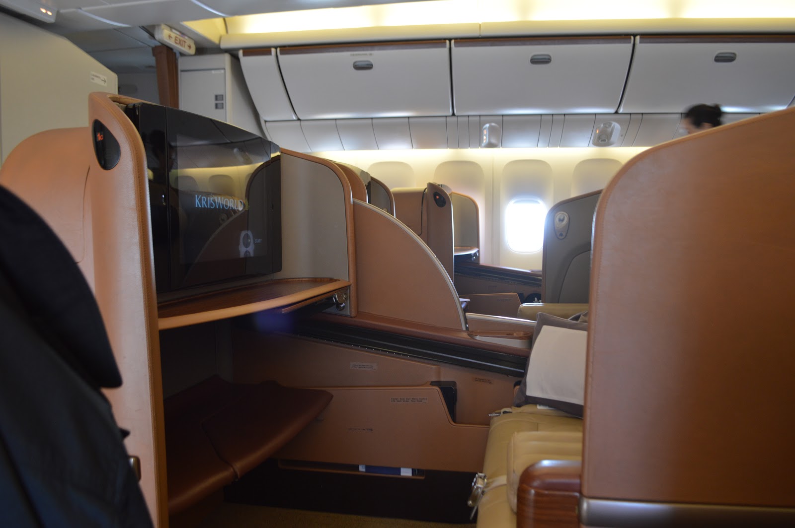 Singapore Airlines First Class on the Boeing 777-300 : SQ238 Melbourne ...