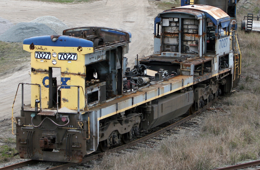MDRails: CSX Rice Yard: Where Old Locomotives Go To Die