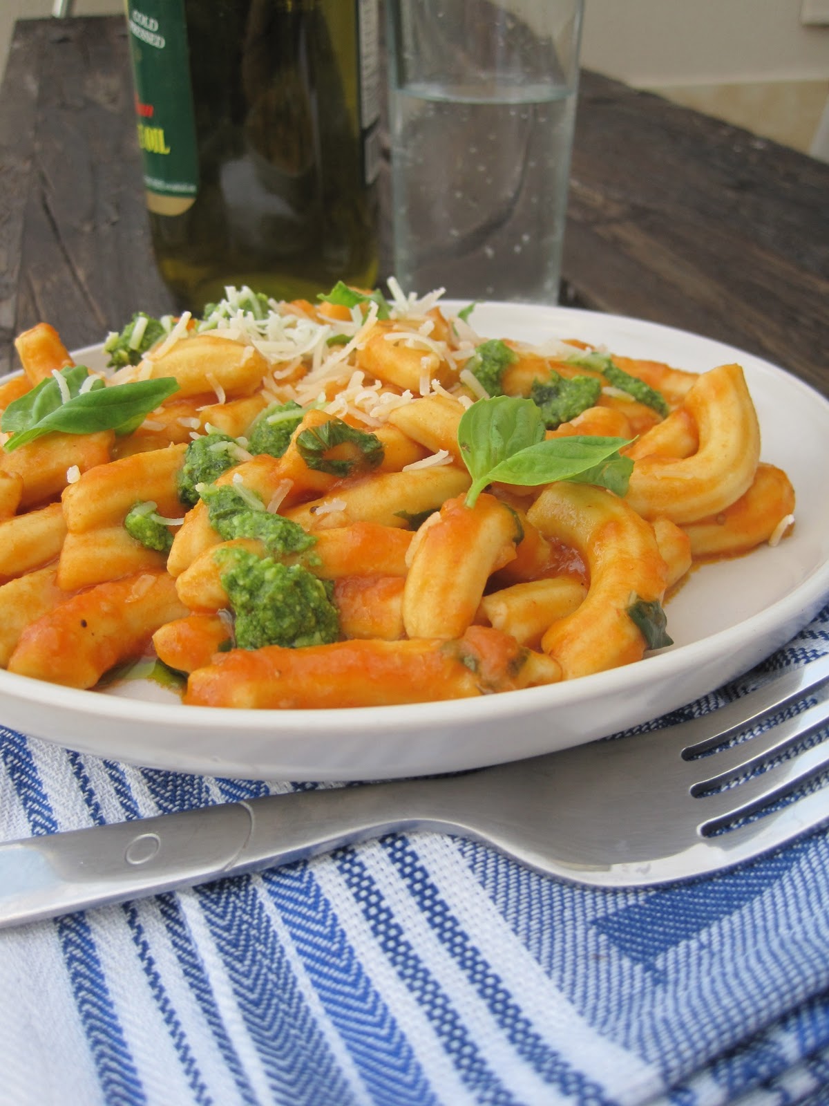 Olivia's Kitchen: Home Made Macaroni Rigate with Quick Pomodoro sauce