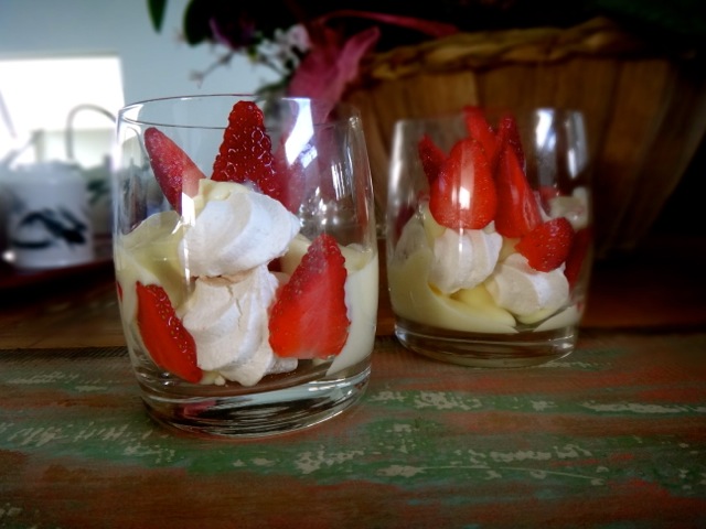 Gau e Mel: Sobremesa: Suspiro com Morango