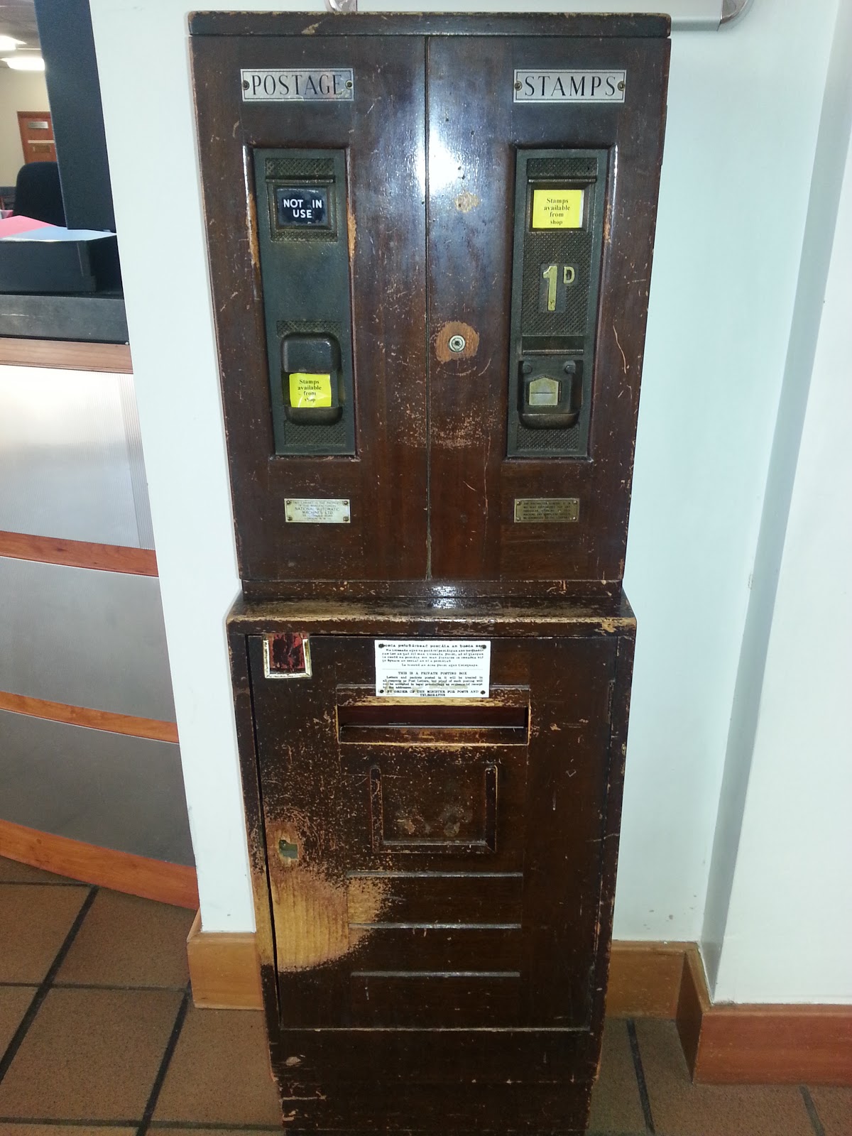 Dublinia: Automated stamp dispenser, plus postbox all in one - 1970/ ...
