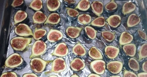Modern Bon Vivant: Ashleys Amazing Roasted Figs