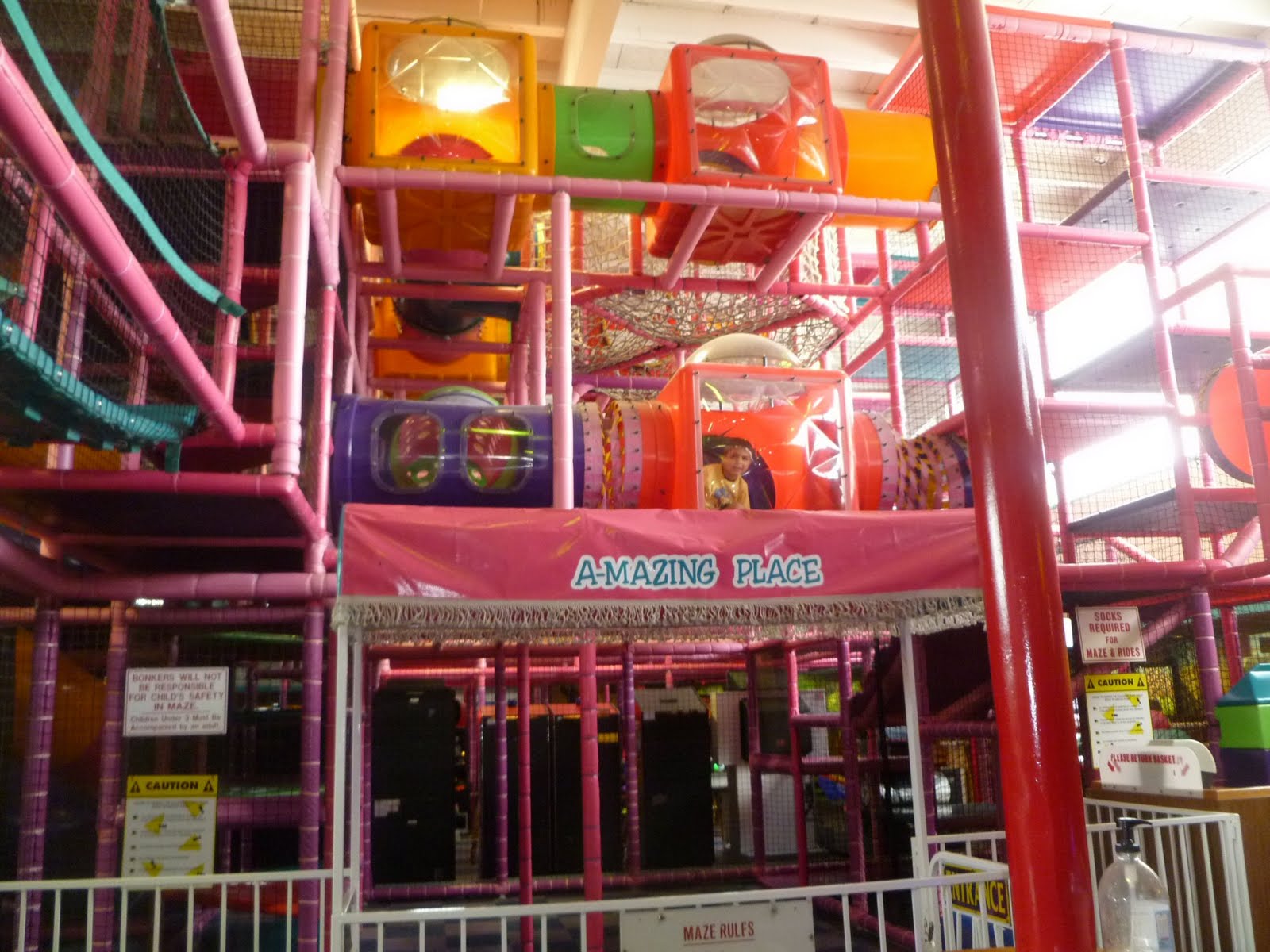 Evan and Lauren's Cool Blog: 7/1/11: Bonkers Funhouse Pizza
