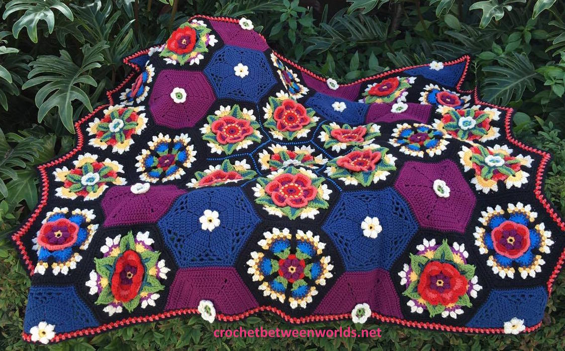 Crochet between worlds: Frida's Flowers CAL - Edging and TA-DAH!