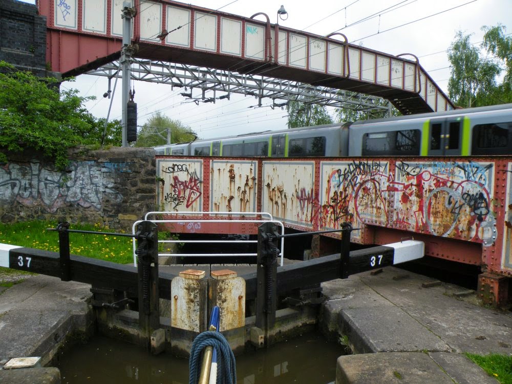 Travelling the Canals of England: Enjoying the Caldon Canal, including ...