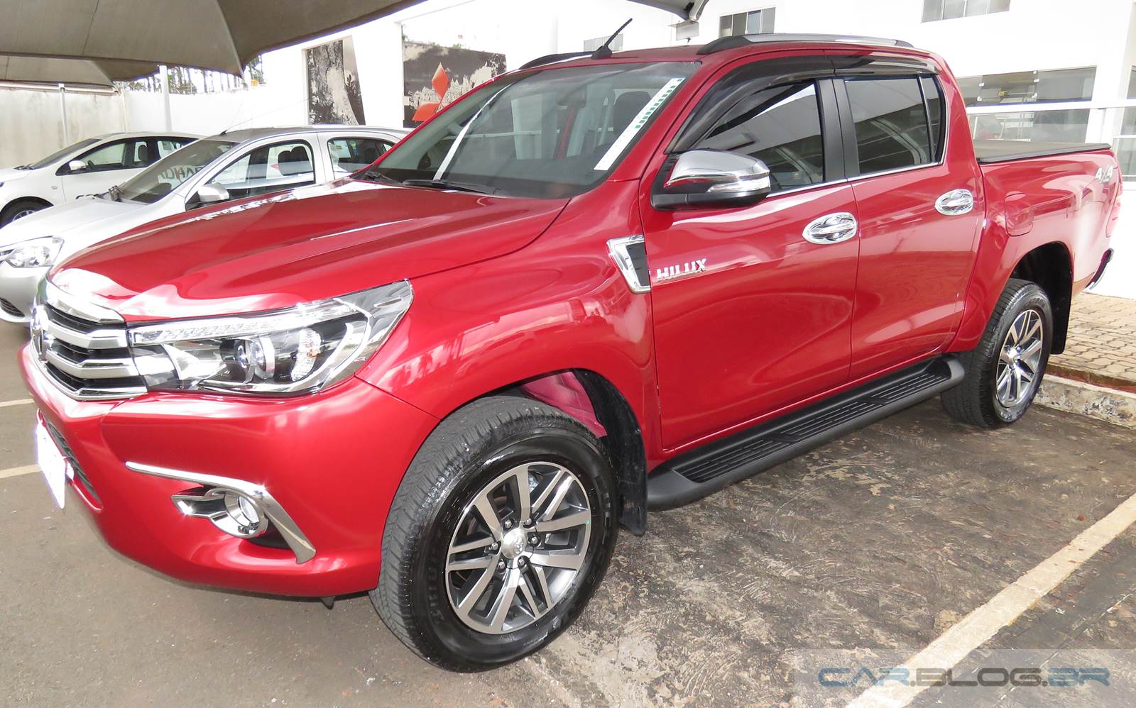 Toyota Hilux SRX A/T 2016: fotos, vídeo, detalhes e preço