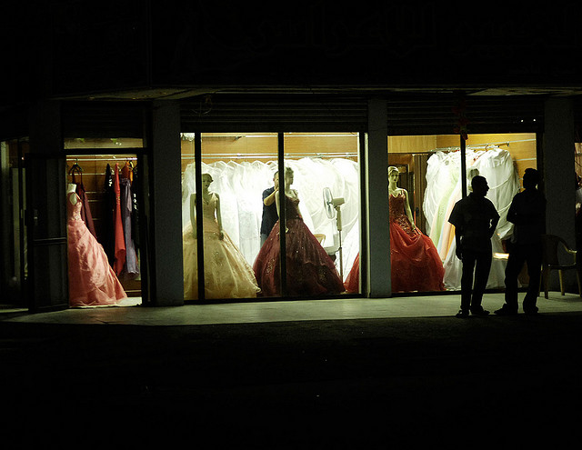 New Trendy Style: How To Decor The New Dress Shop