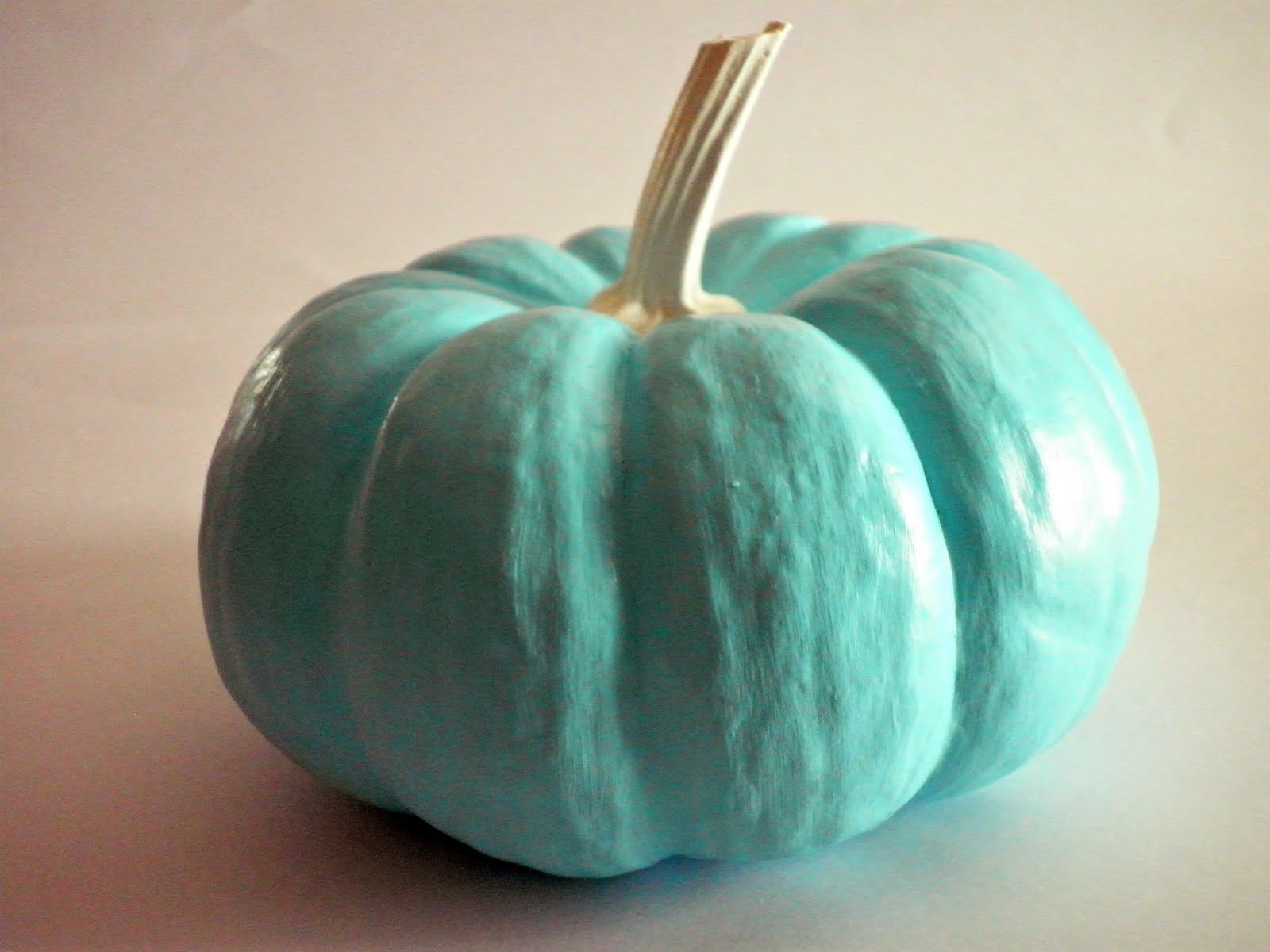 Lily Atlantic: DIY- Tiffany's Inspired Pumpkin