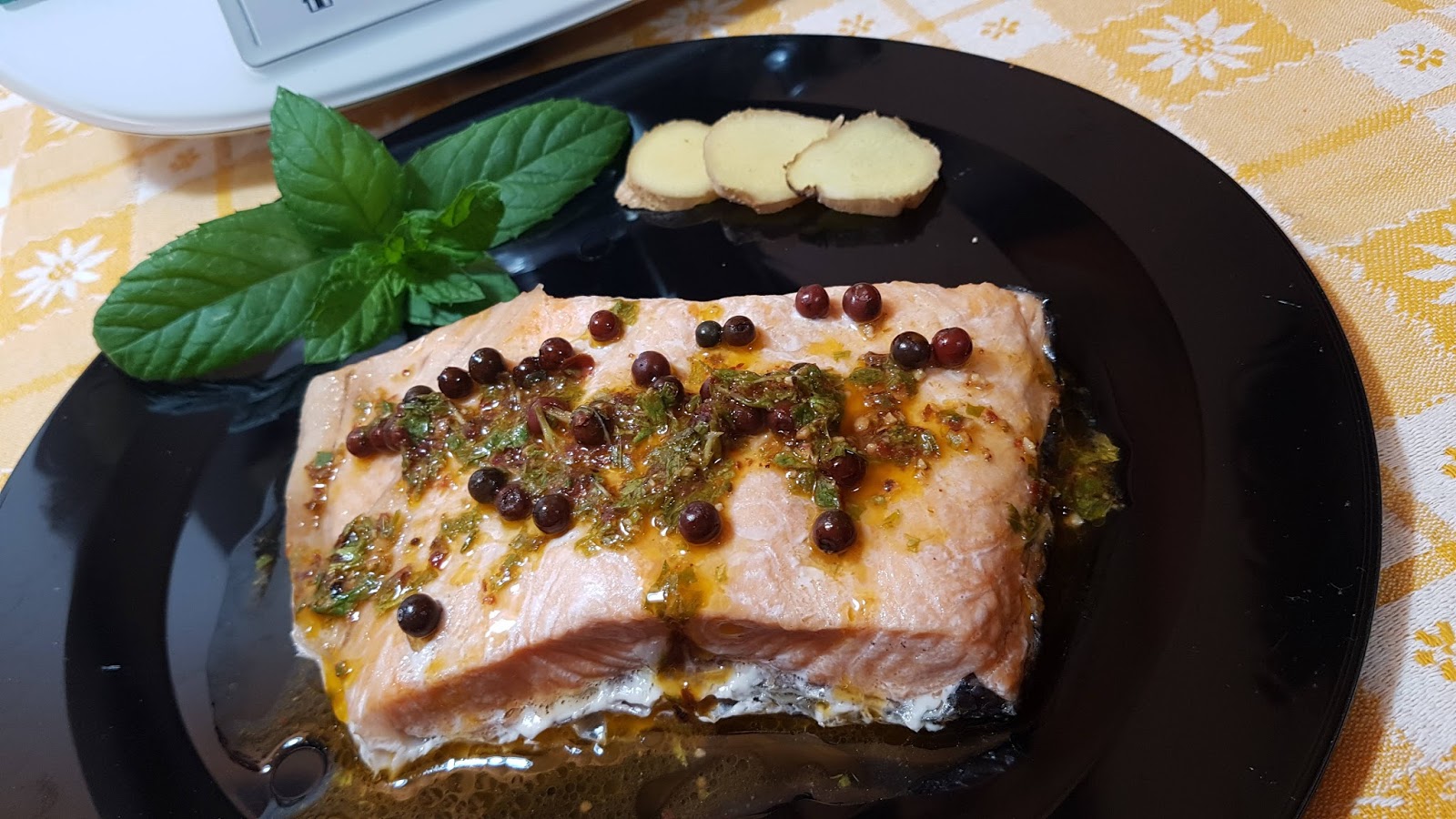 Salmone al vapore con menta e pepe rosa - Video Ricette Bimby