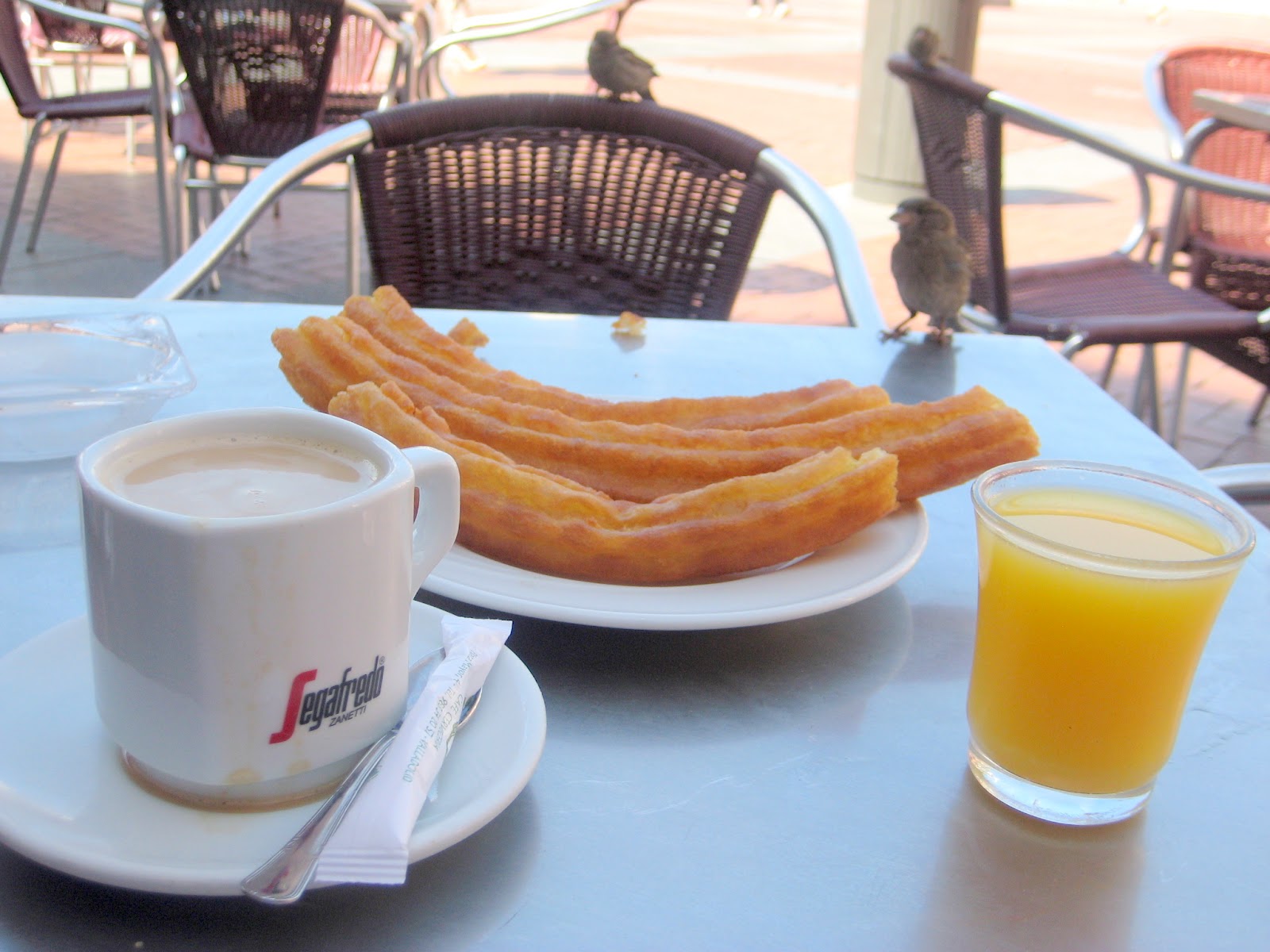 VENTANAS AL PENSAMIENTO: GORRIONES GORRONES