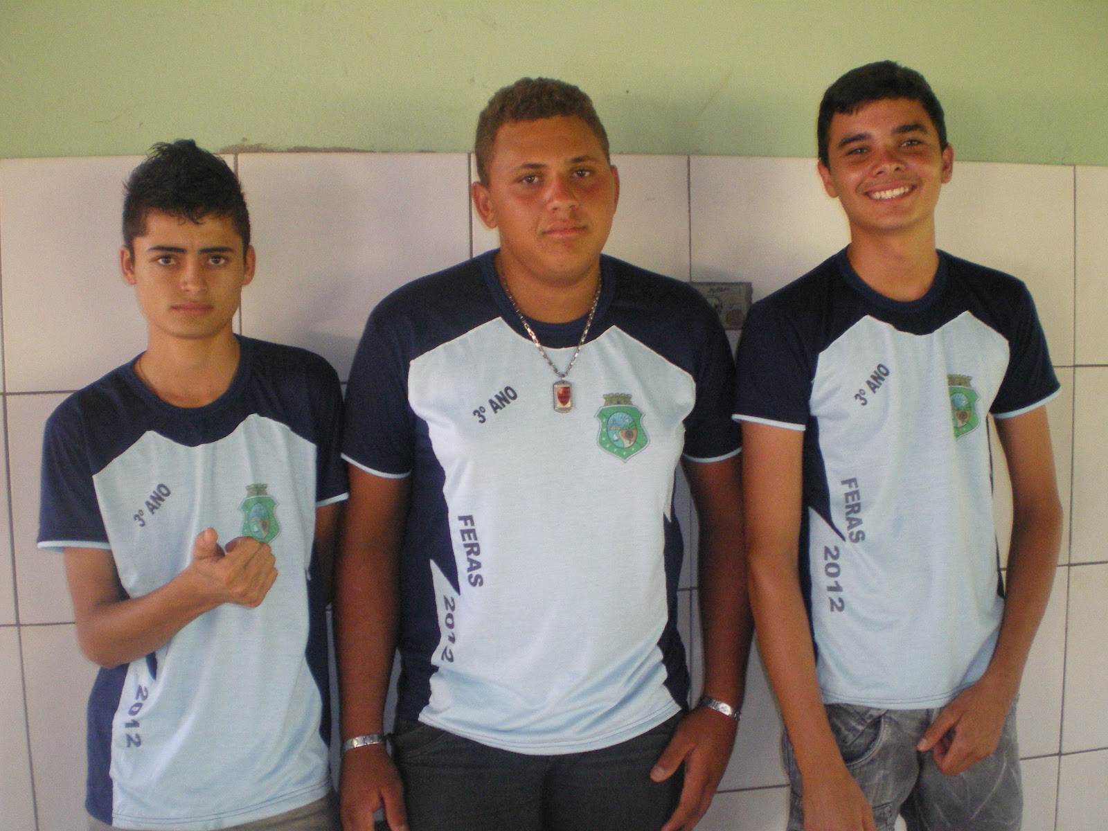 EEFM Miguel Saraiva Pinheiro: FARDAMENTO ESCOLAR