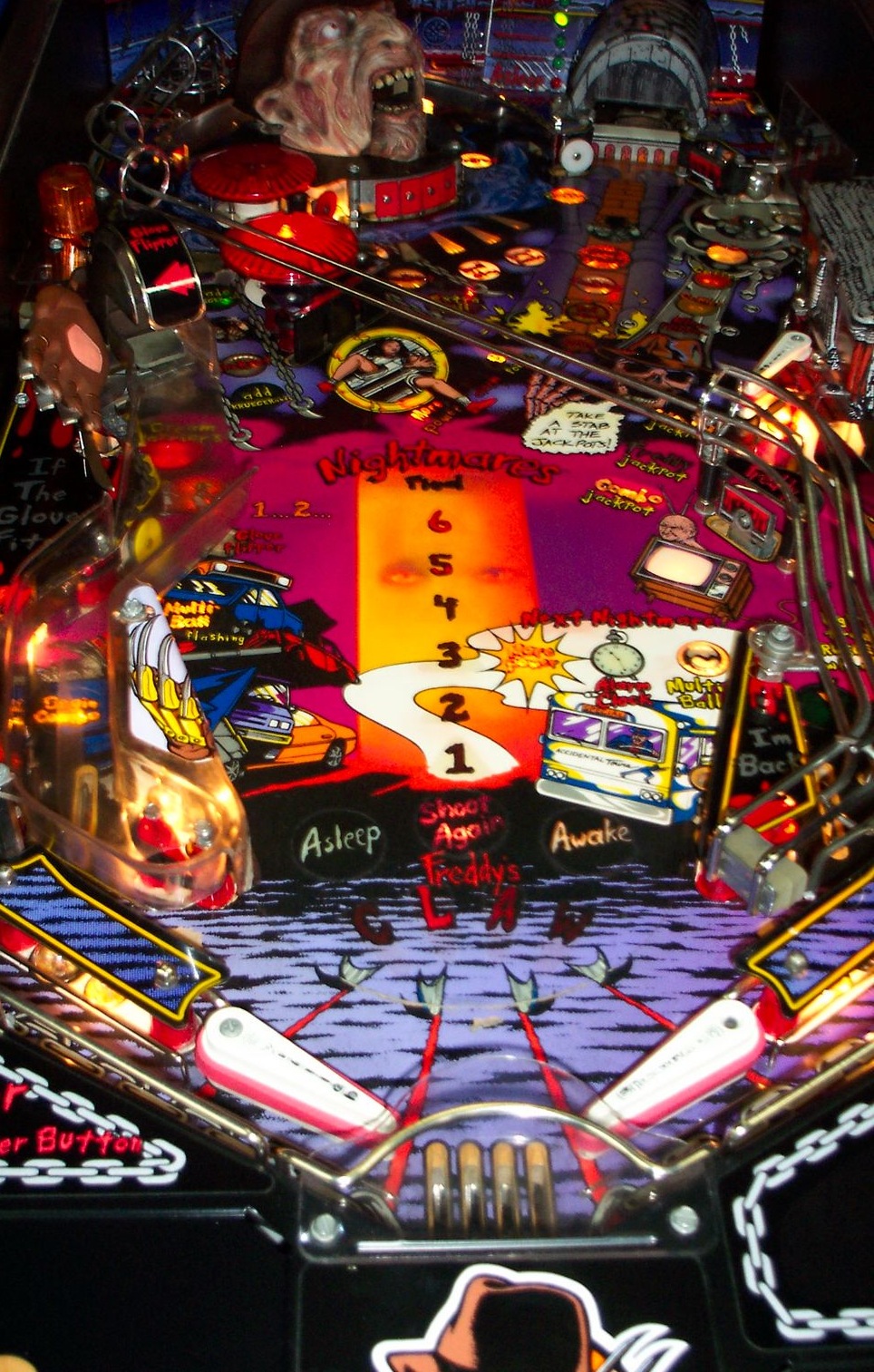 Middle Earth Collectors: A Nightmare on Elm Street Pinball!