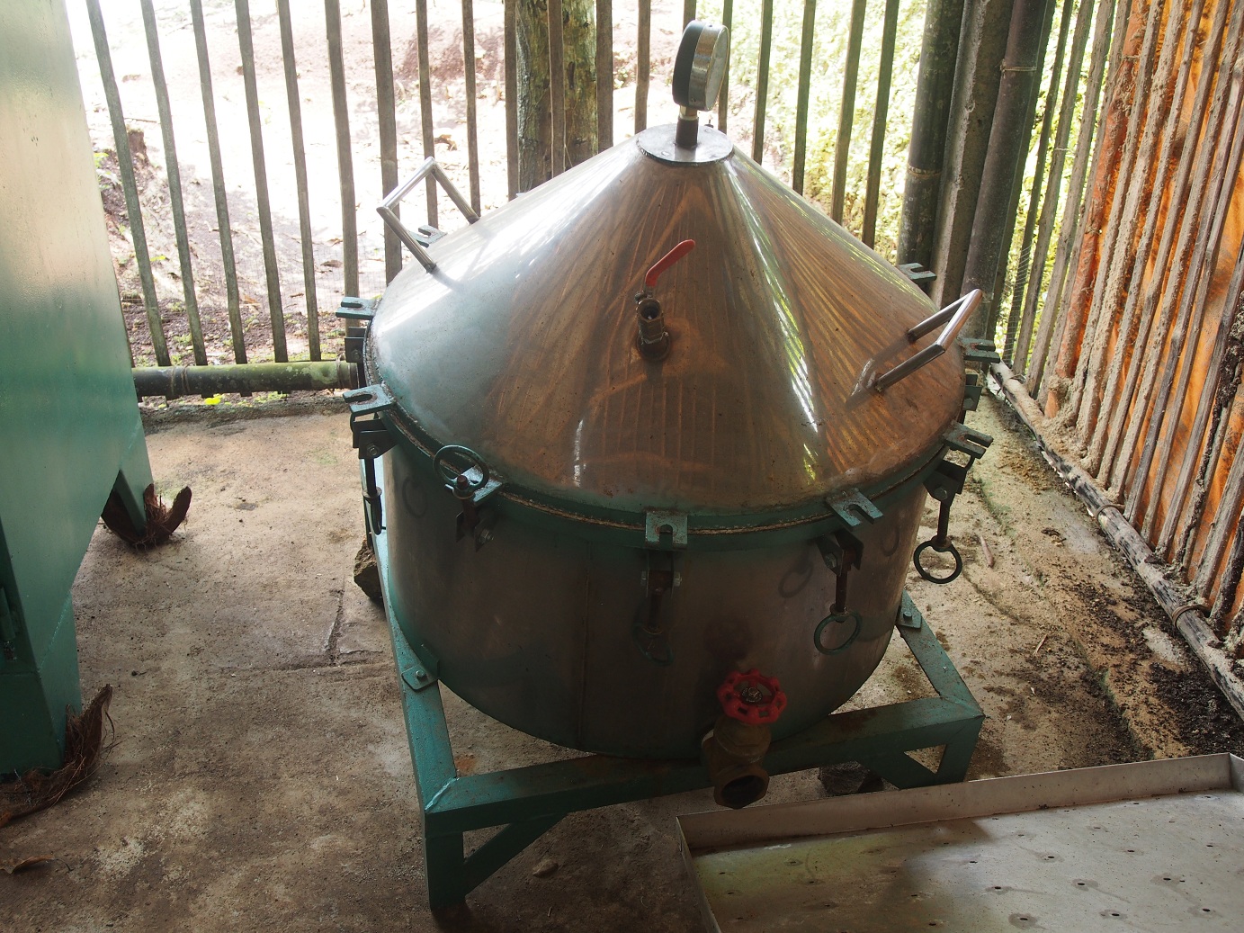 Pengaruh Suhu Pengukusan Terhadap Sifat Fisika Kimia Tepung Ikan Rucah