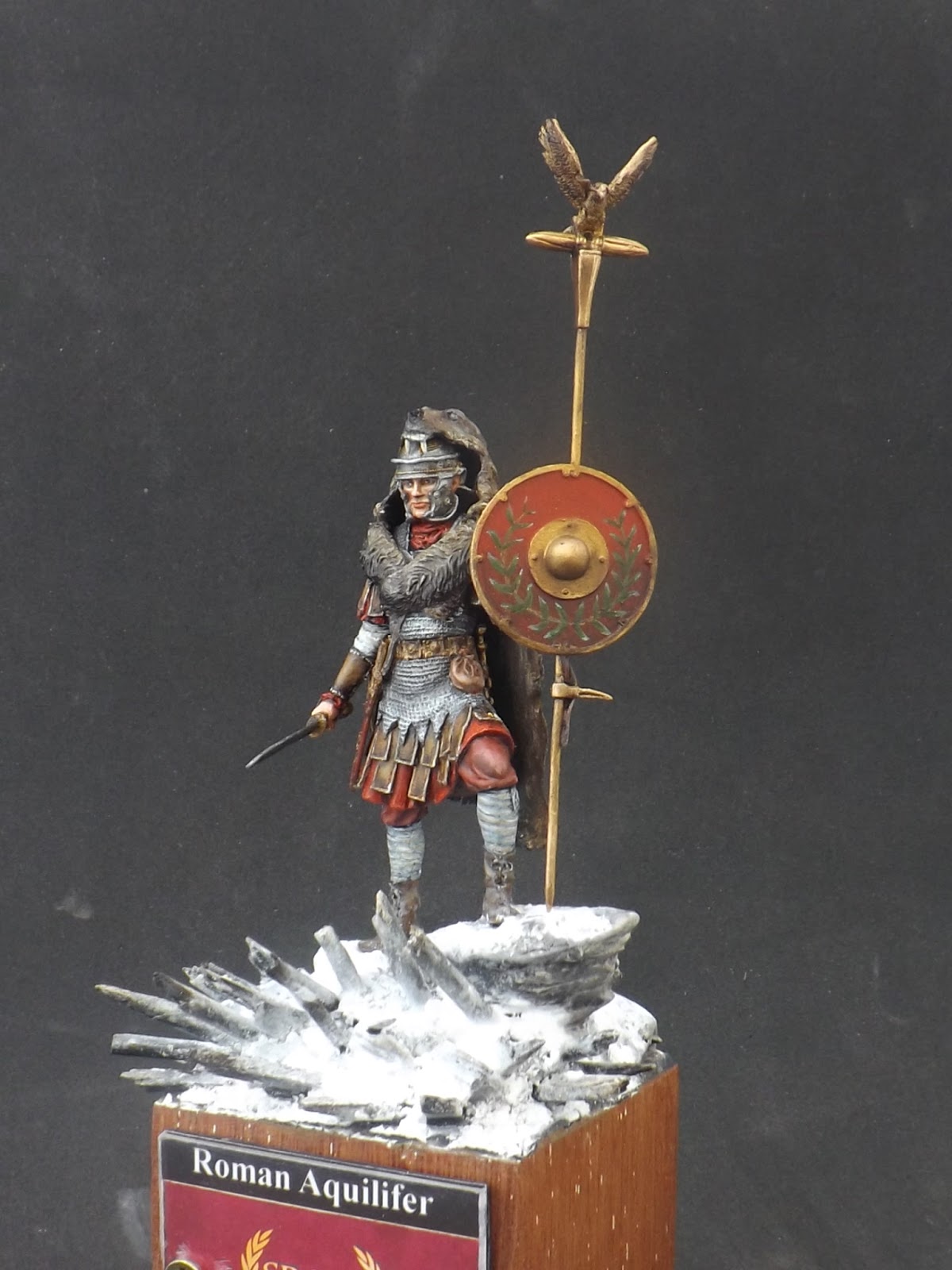 Roman Aquilifer - Ares Mythologic 75mm | planetFigure | Miniatures