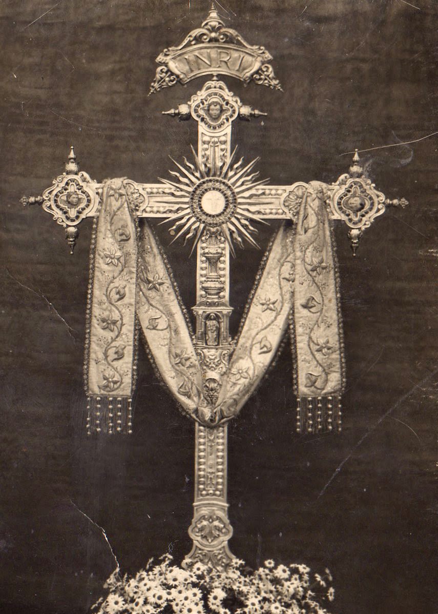 Hdad Santa Cruz Calle Sevilla: Reposición al Culto de la Santa Cruz.