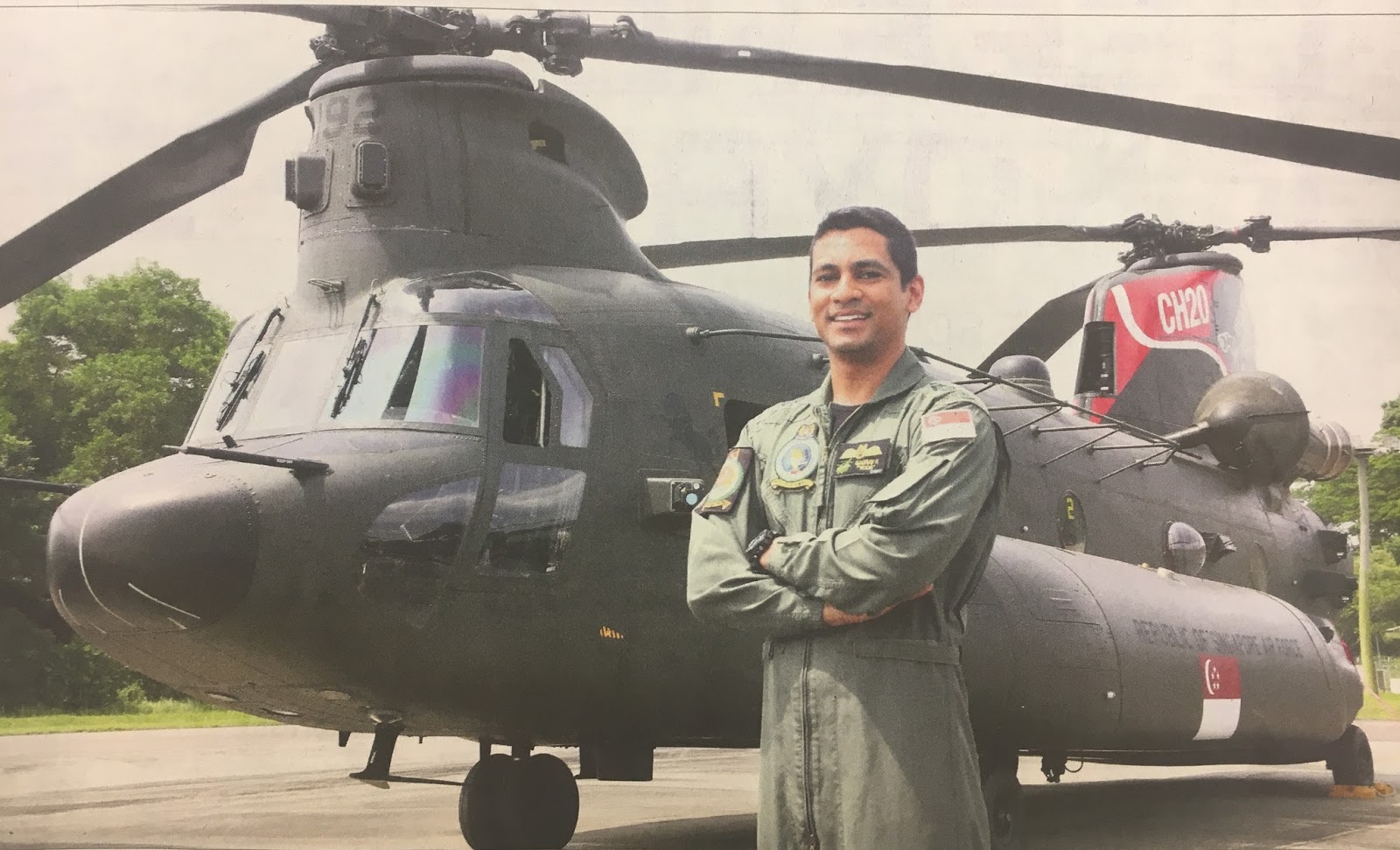 Senang Diri: Upgraded Republic of Singapore Air Force RSAF Apache shows off new bumps