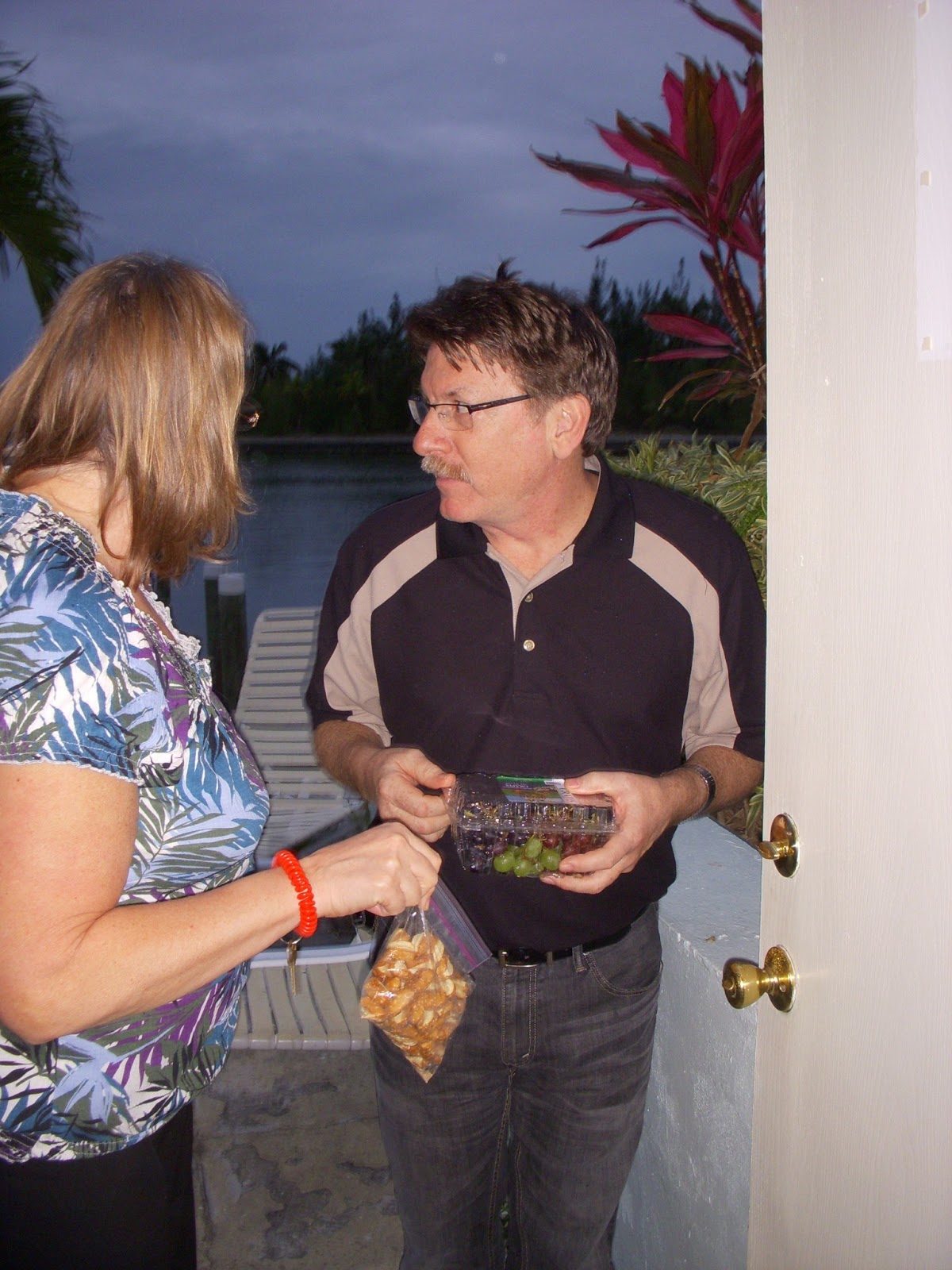 Good Karma Adventures: Treasure Cay - Vellucci and Lipka's visit