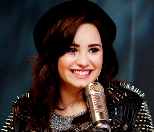 It Baphônica: Look rocker fofo da Demi Lovato