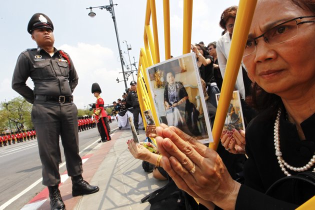 BLOG USANG: [Gambar]: Upacara Kemangkatan Di Raja Paling Megah Di ...