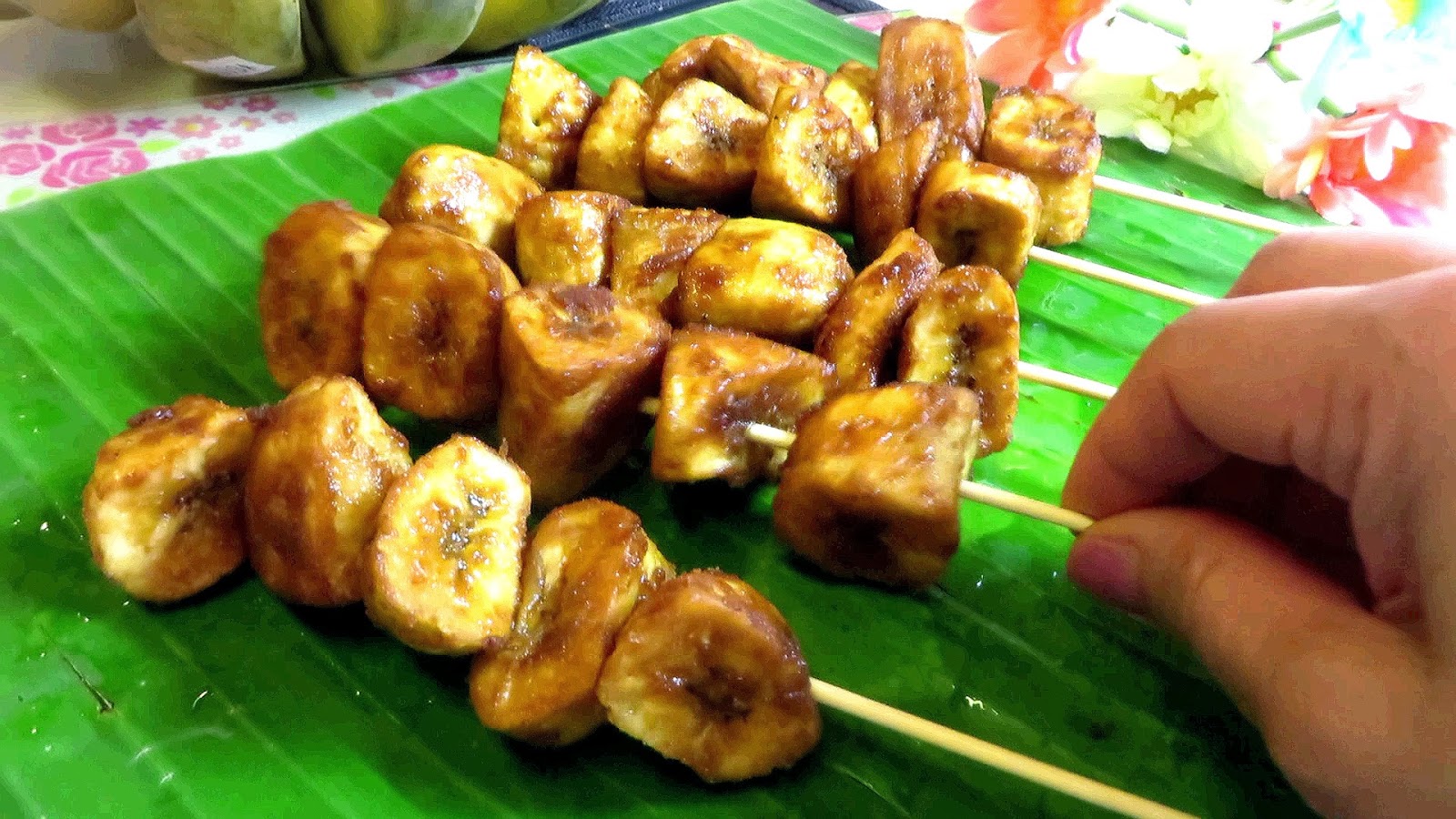 LUWEEH KITCHEN : One Bite Pritong Saging ( Bananacue)