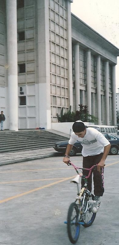 Zona Extrema Brasil: O multi Homem Old school ...