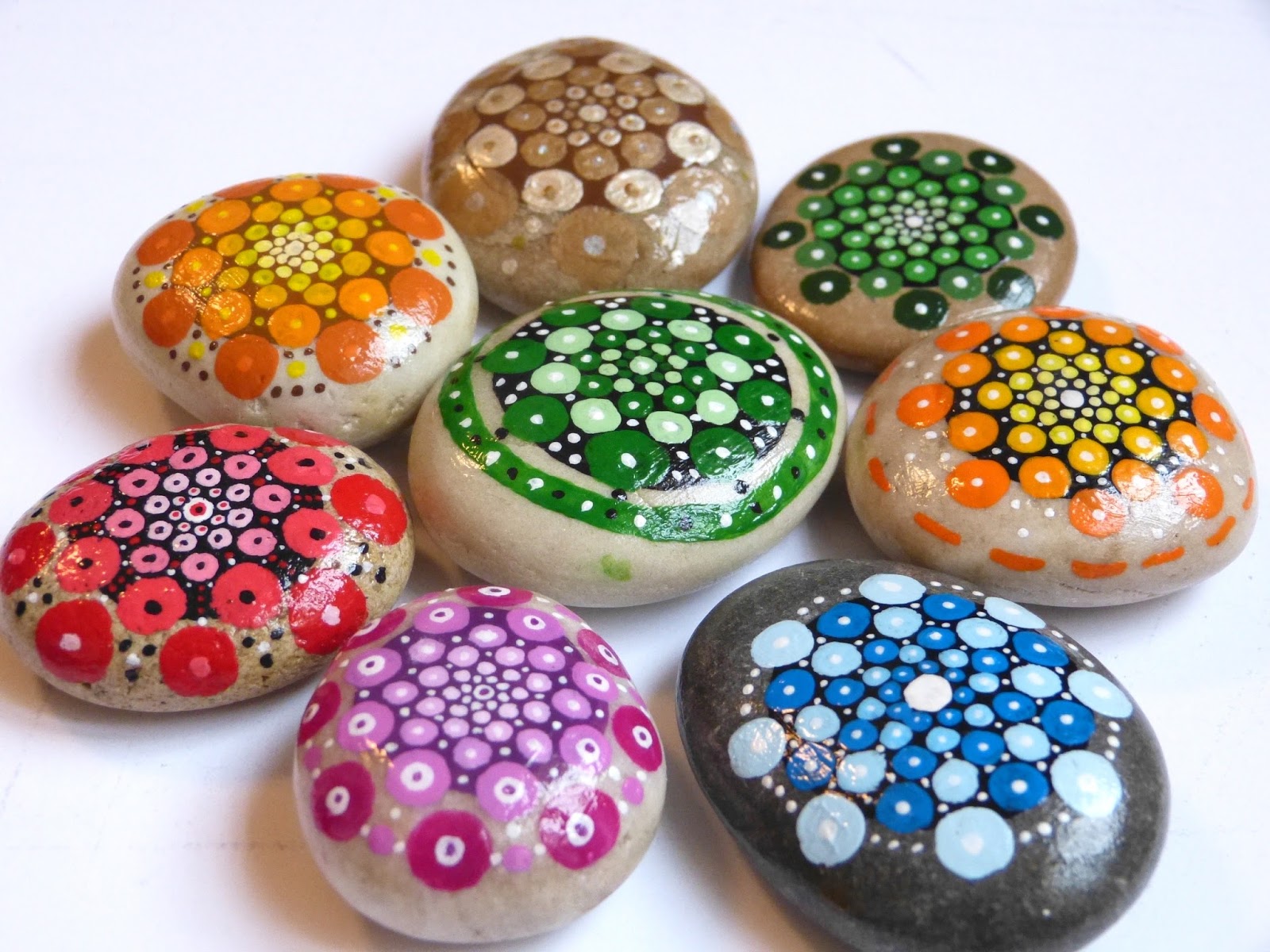 L'atelier des bricodouilles: Peinture sur galets - série 1