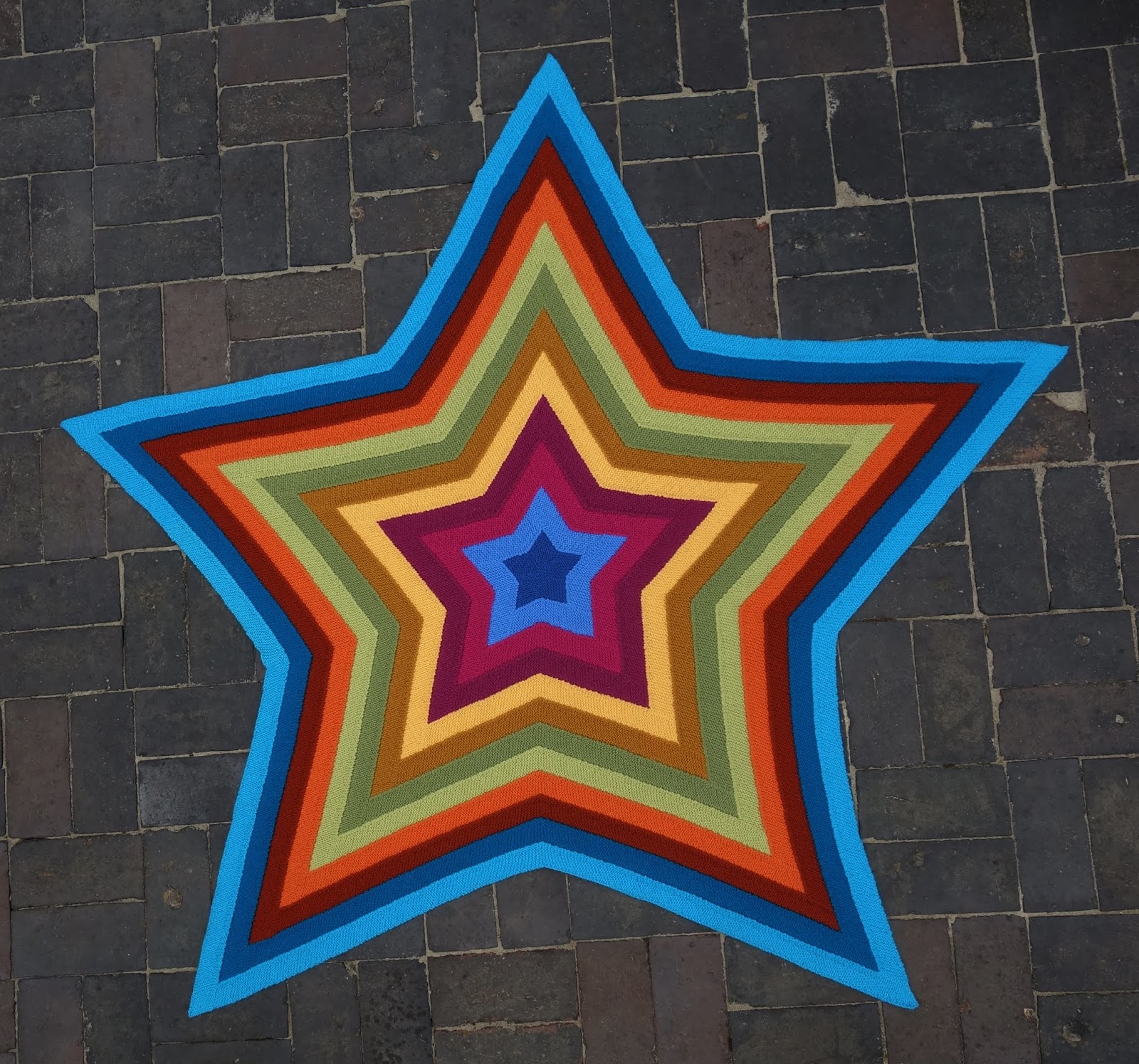 Frankie's Knitted Stuff: The Tenth Ten Stitch