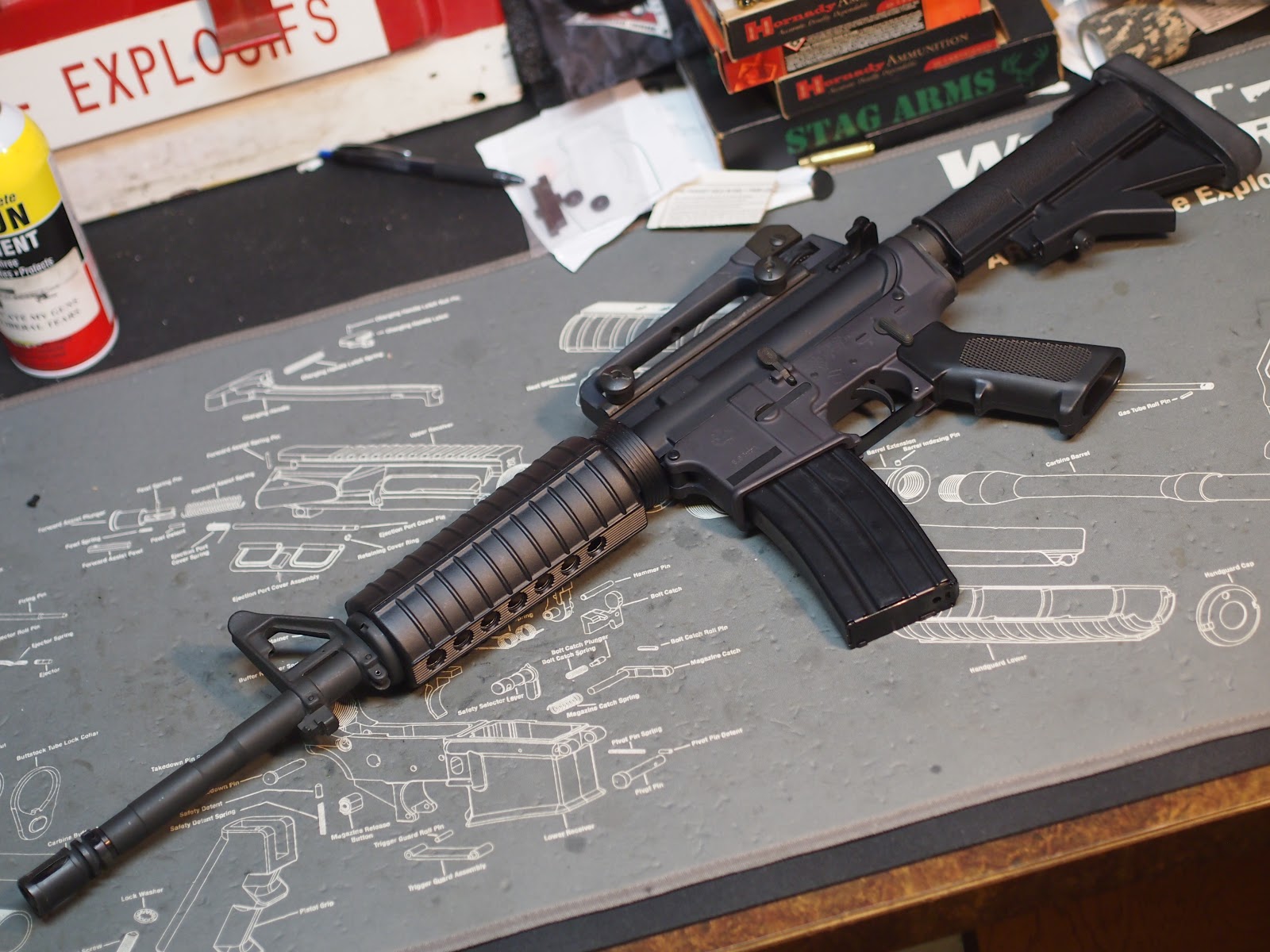 Mister Donut's Firearms Blog: Armalite 14.5" M4 upper