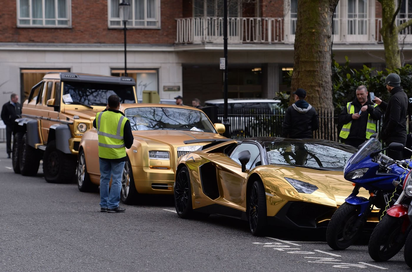 Passion For Luxury : Super-rich Saudi arrives in London with fleet of ...