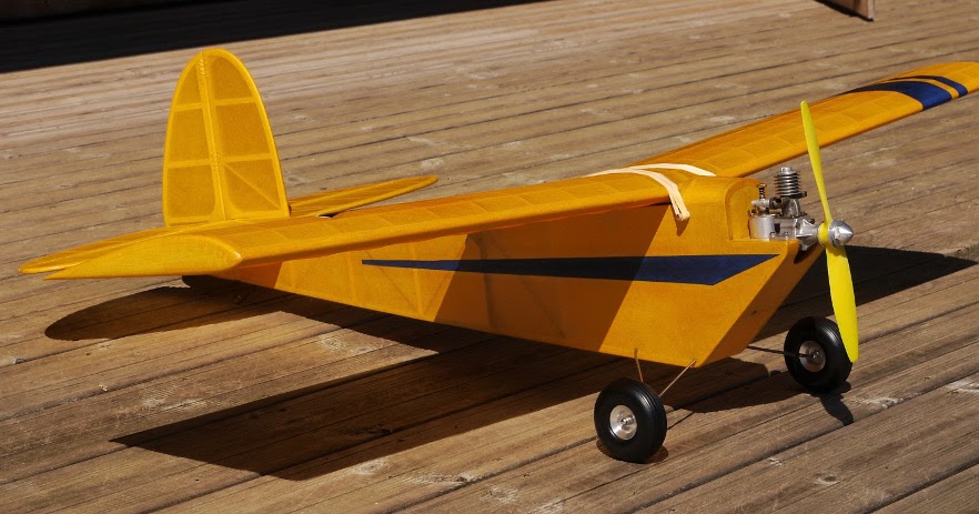 Free Flight -Vintage model airplane- cars-model retro avion et voiture ...