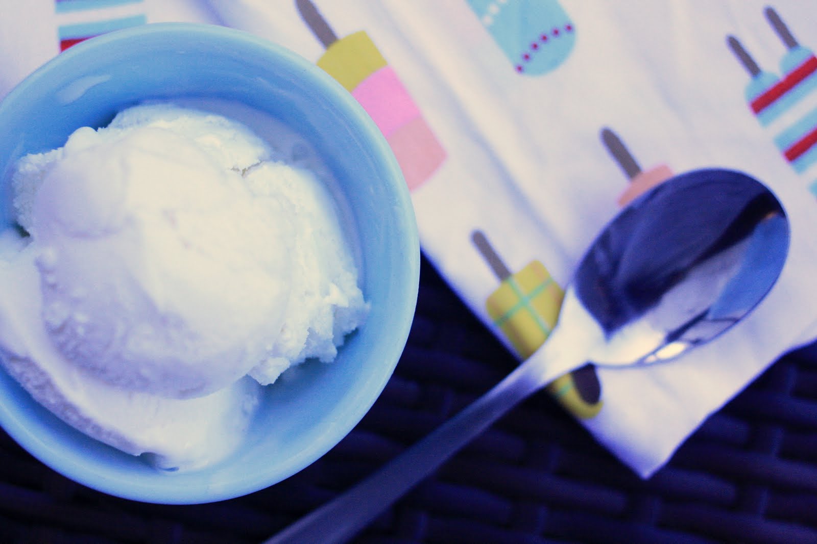 Loves Food, Loves to Eat: Sour (Ice) Cream