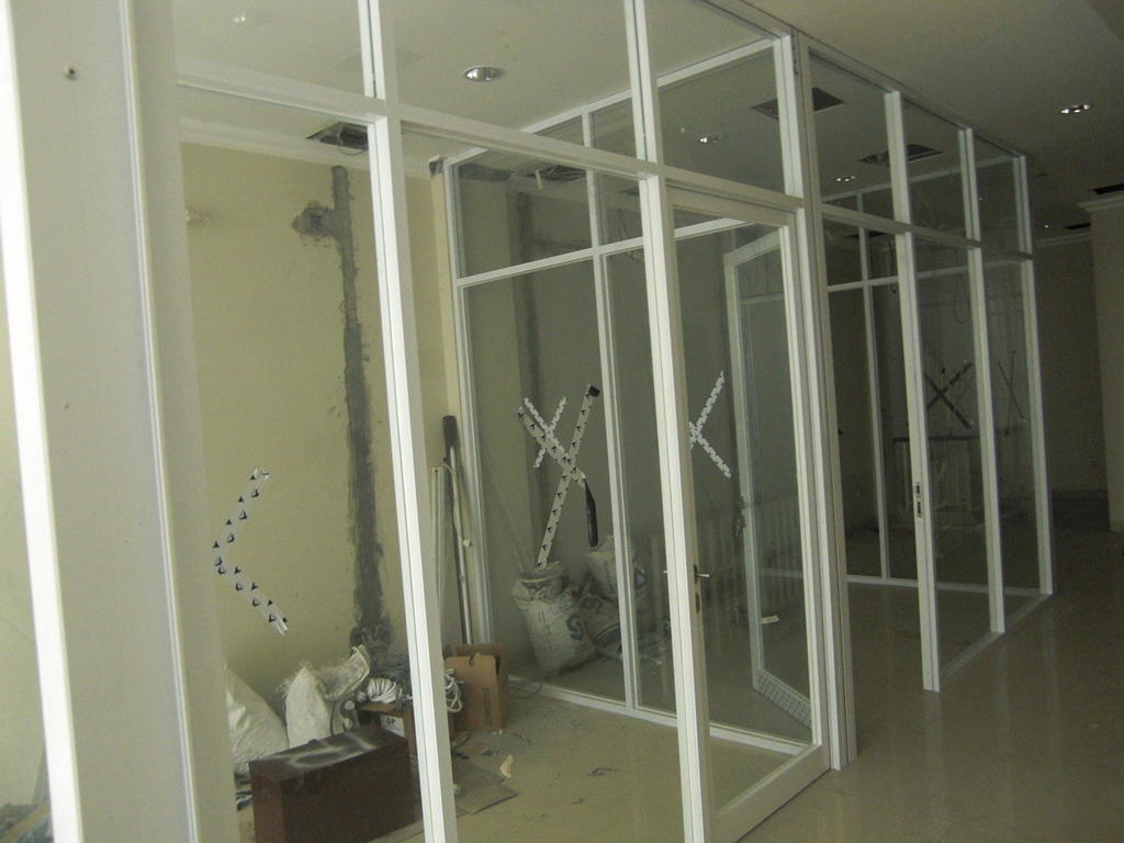 Partisi Kaca Rangka Aluminium Kusen Alexindo