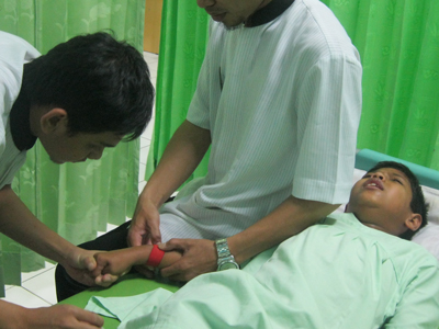 Yayasan Darul Ihsan Solo: Menjalani Operasi Pencabutan Pen