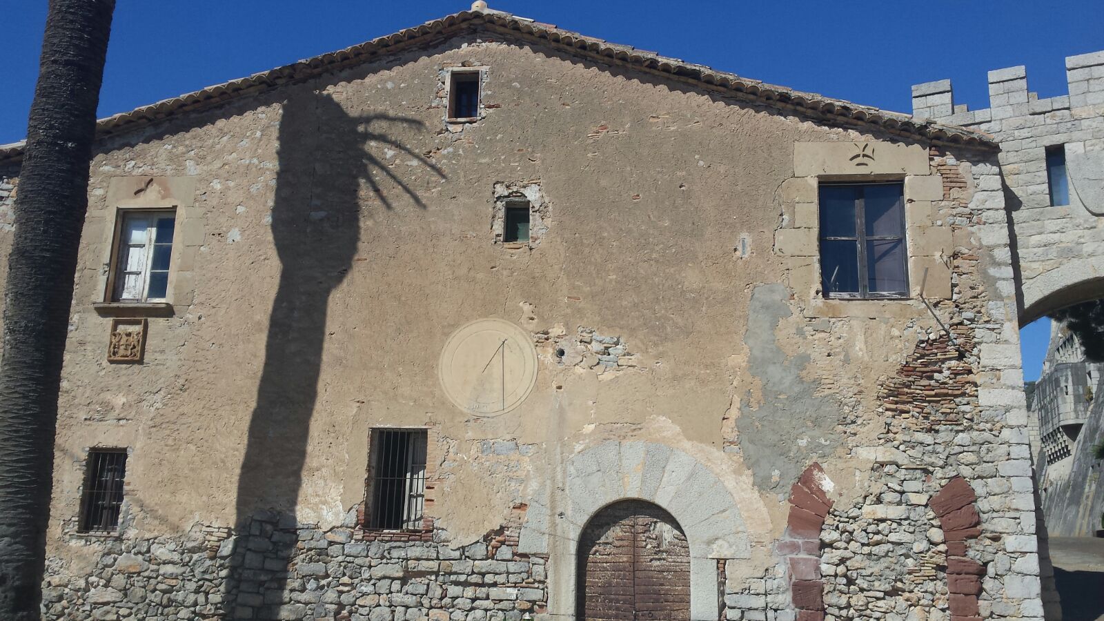 QUE VER CERCA DE BARCELONA, TURISMO EN BARCELONA: LAS BODEGAS GUELLL EN ...