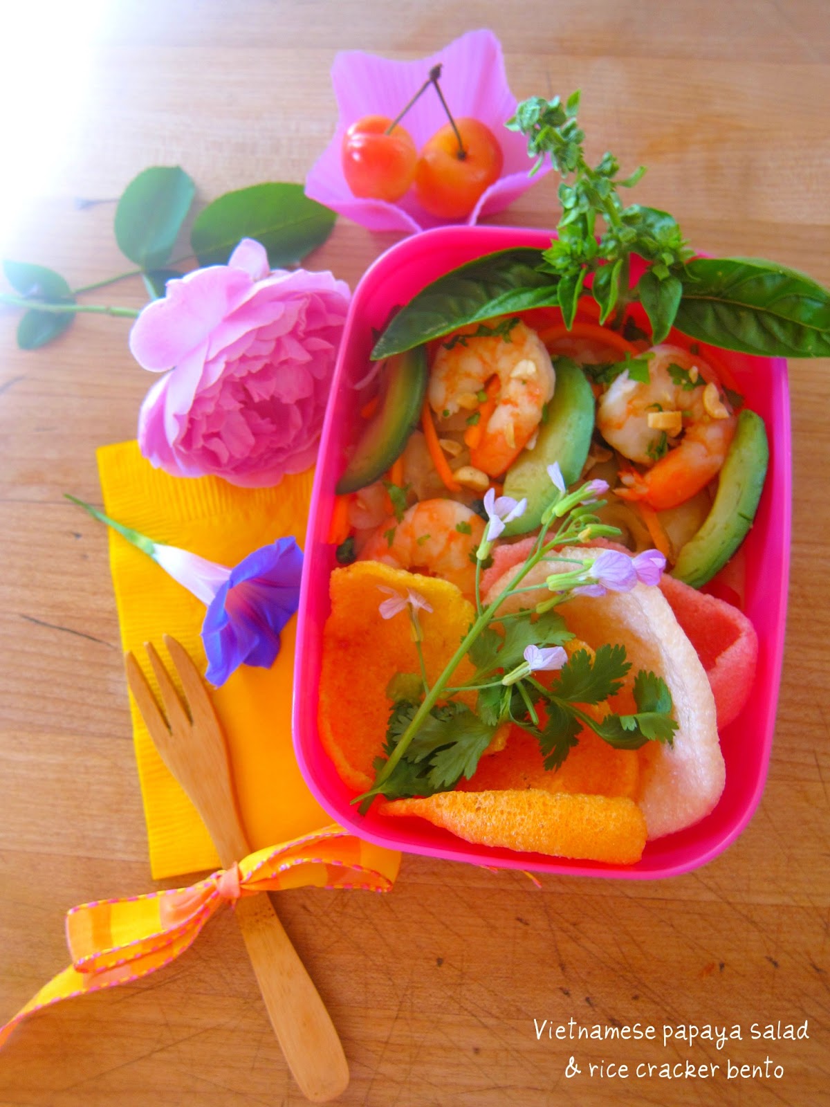 Bentobird: green papaya salad bento