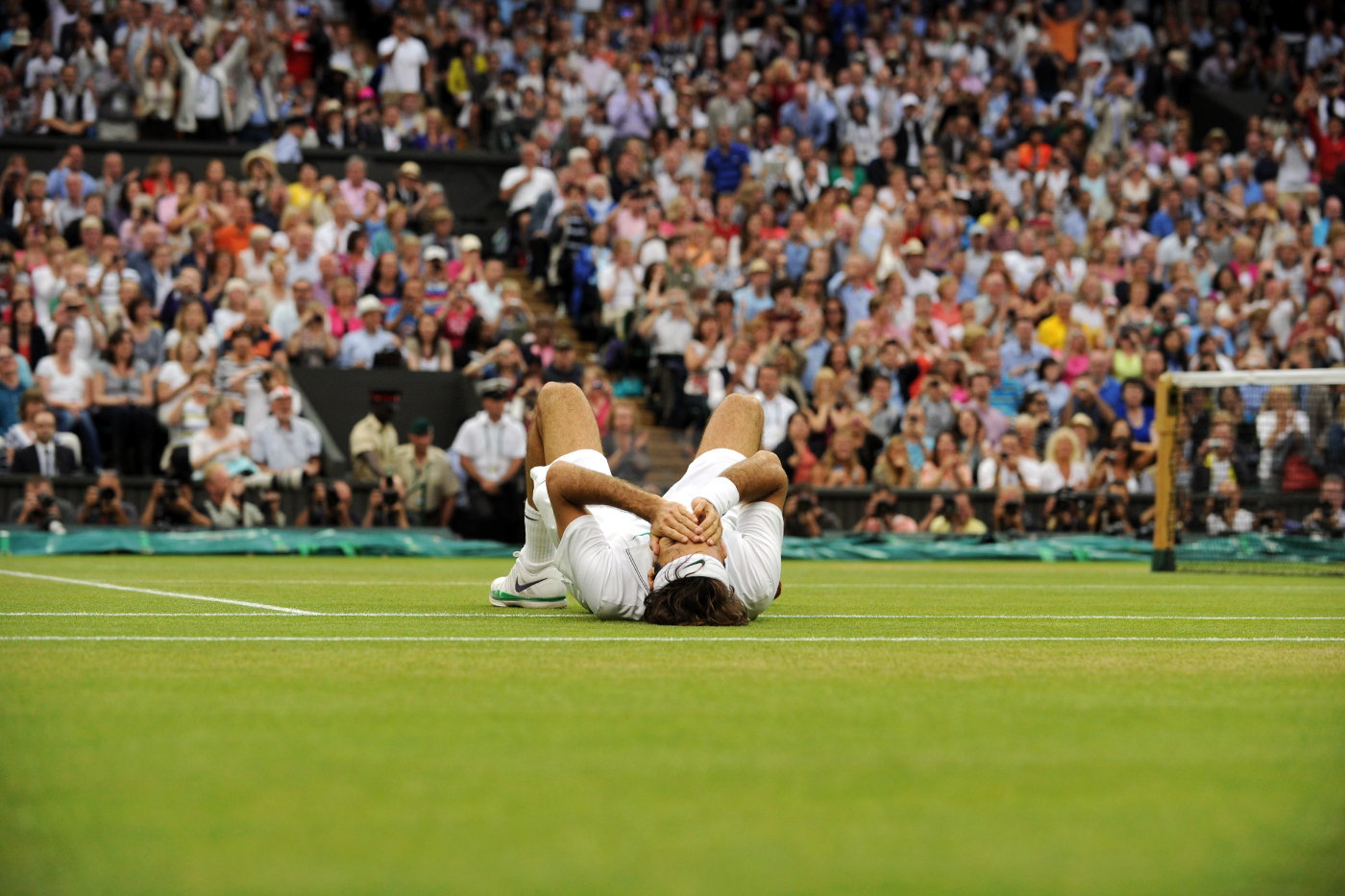 Roger Federer wins record 7th Wimbledon title Roger Federer wins record 7th Wimbledon title