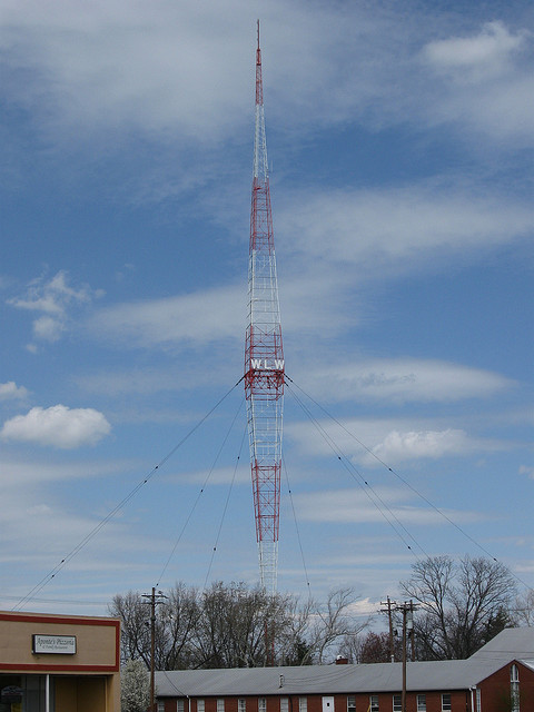 Cape Dx - Gary Deacon: WLW Cincinnati OH 700 kHz QSL