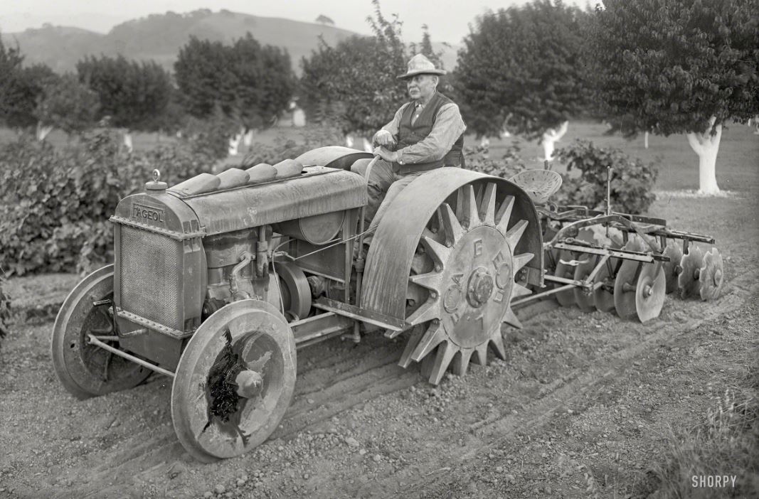 Just A Car Guy: Fageol tractor demonstration, tiller steering