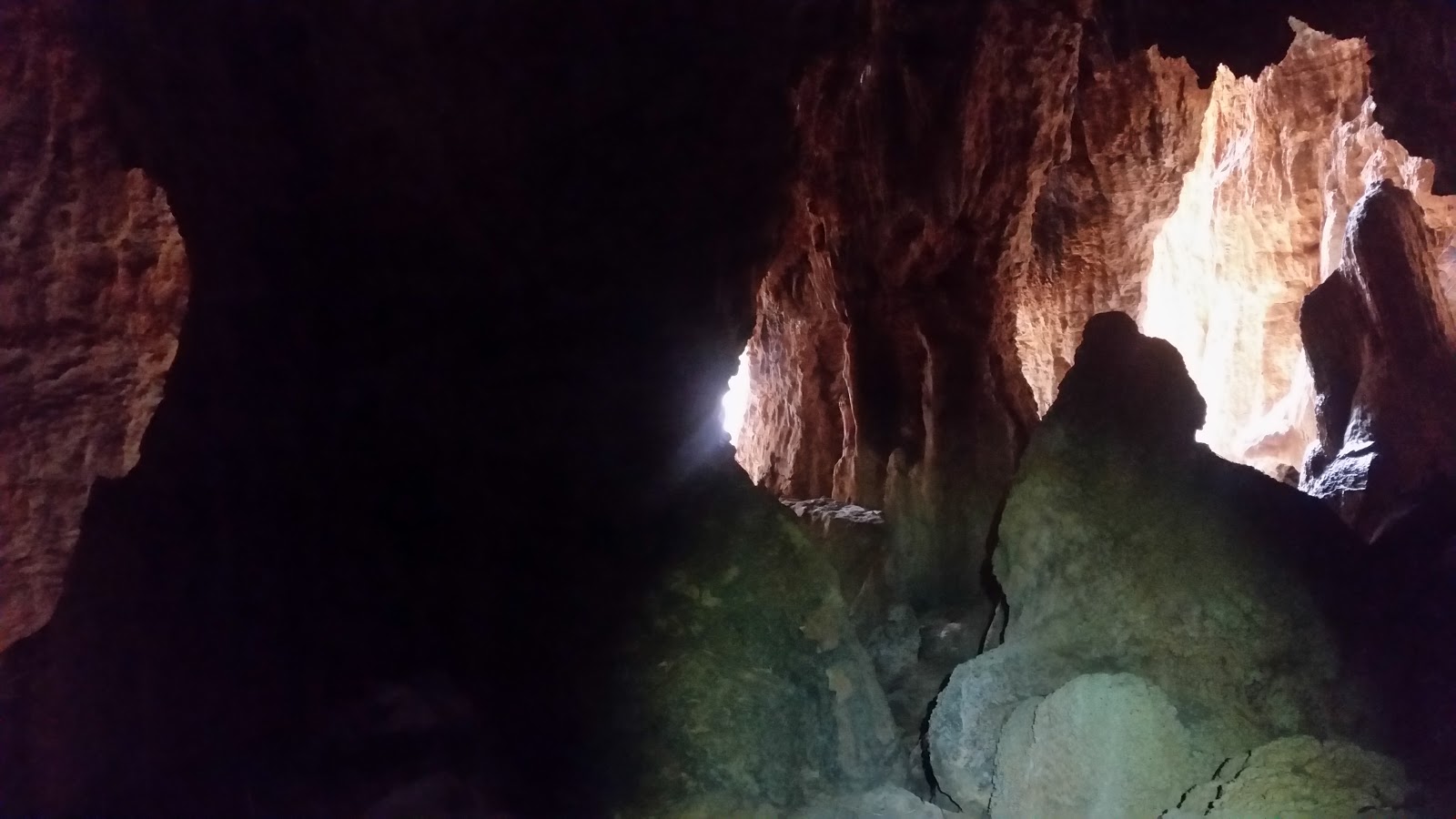 The Top End, Kimberley, Coral Coast and Pilbara 2016: Mimbi Caves