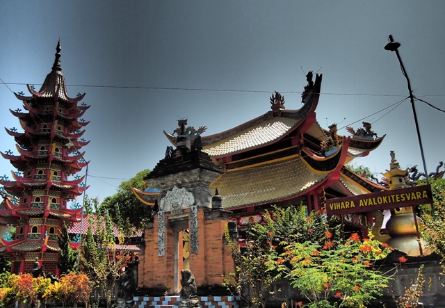 Team 6 Hindu Buddha di Indonesia: Vihara Avalokitesvara Pamekasan Madura