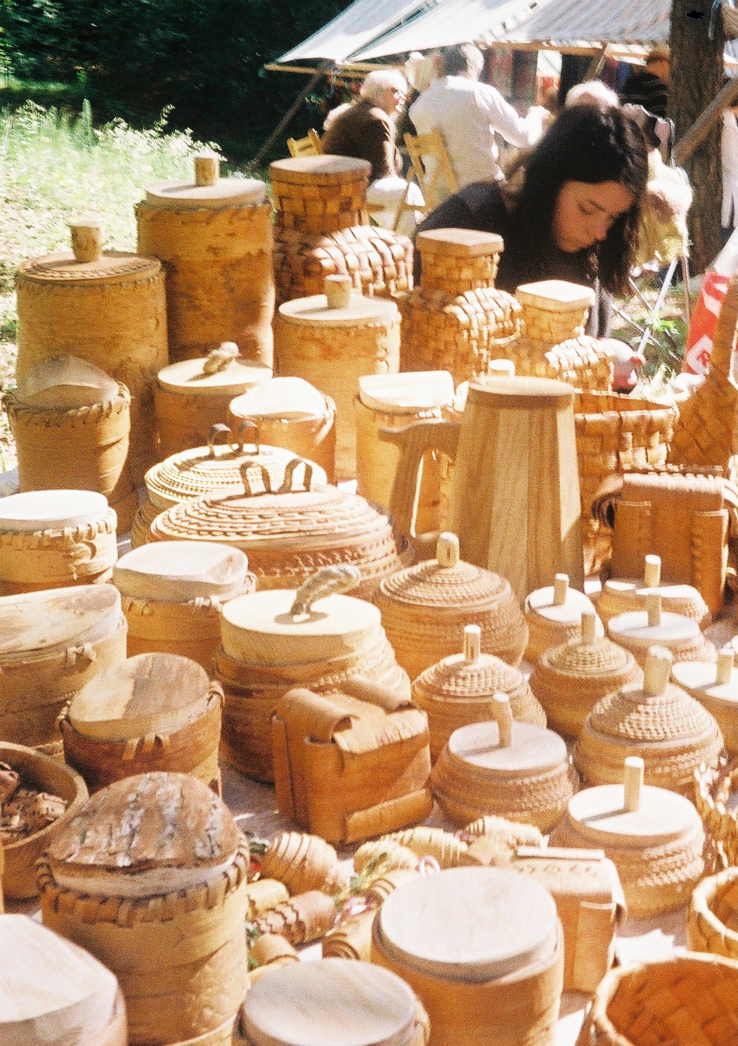 tapiiri: かごの紹介⑦ 民芸品市のかご スウェーデンの古いかご