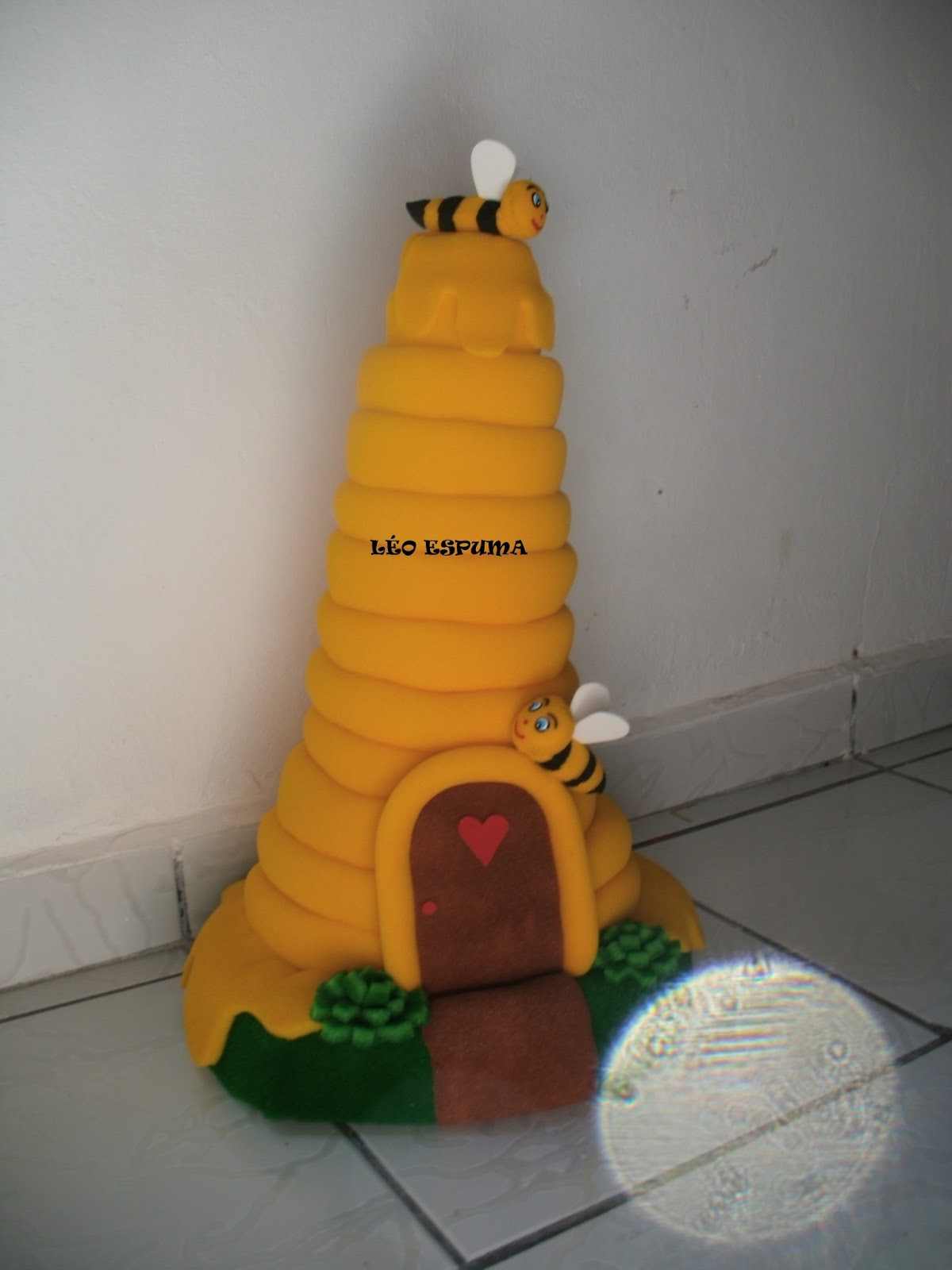 LÉO ESPUMA: ÁRVORE, COLMEIA E POTES DO POOH EM ESPUMA